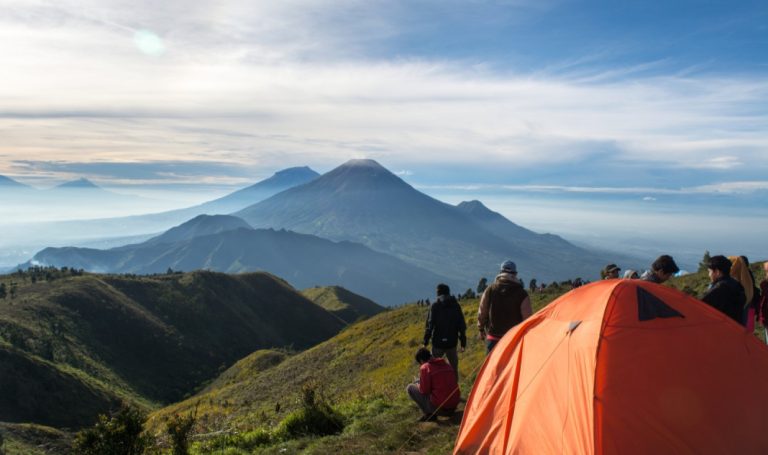 Gunung Prau Destinasi Pendakian Terbaik di Jawa Tengah | INCA Travel